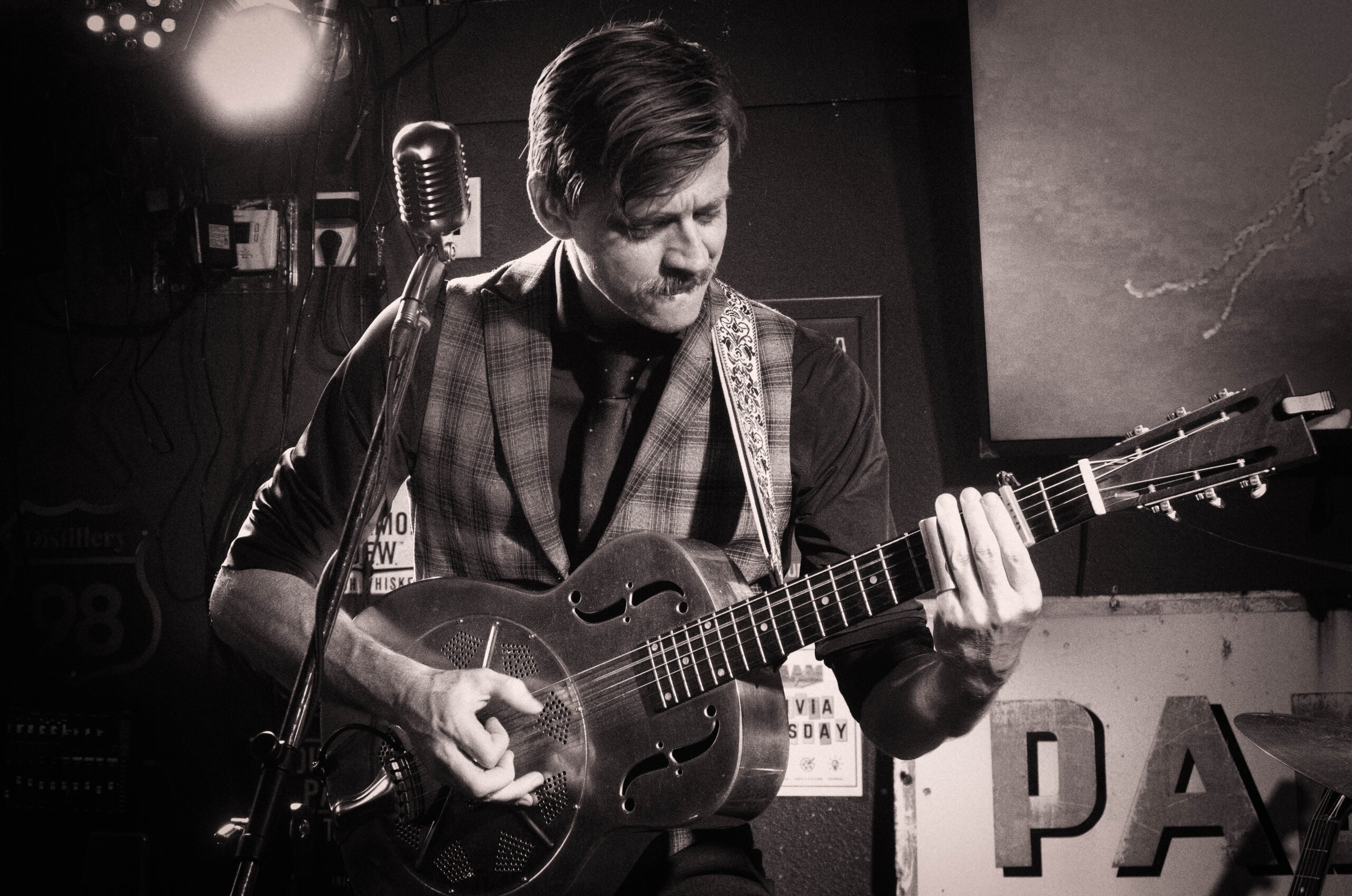 COREY HALL SINGER SONGWRITER ROOTS AND BLUES — Luna Star Cafe