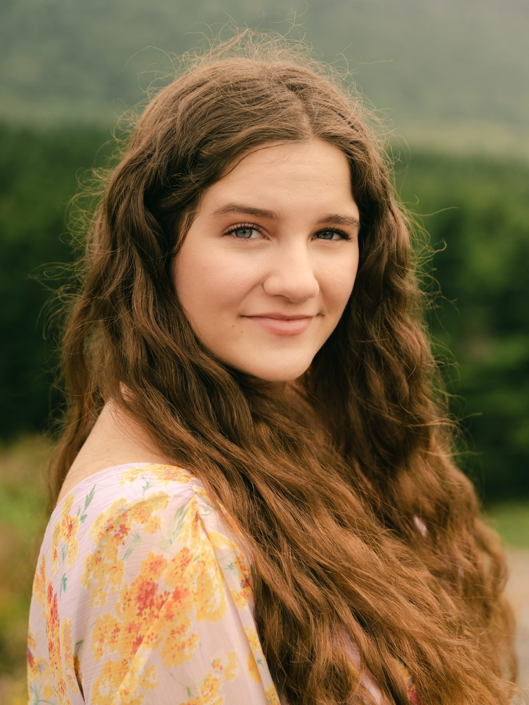 Izzy Izquierdo - Jazz singer — Luna Star Cafe